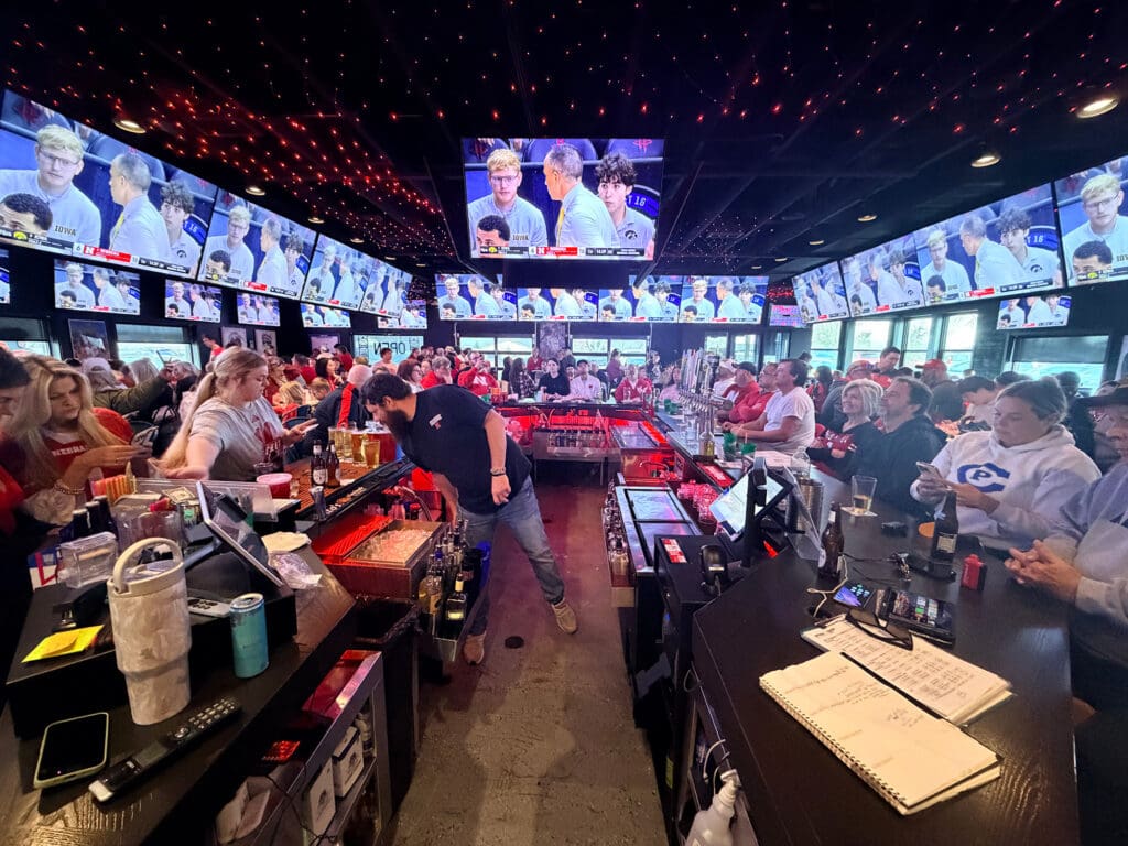Happy Hour in Omaha: Omaha’s Best Happy Hours (2026 Guide) - The Dodge ...